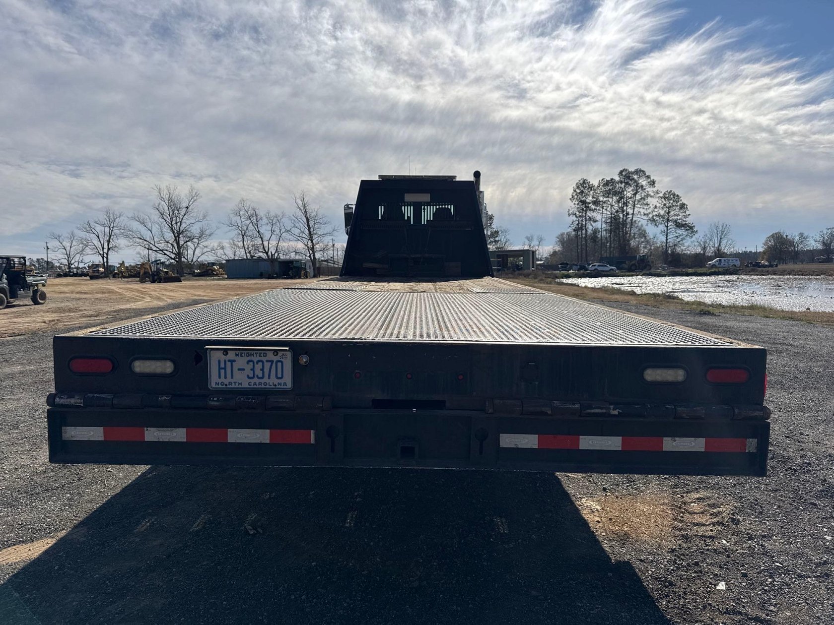 2017 PETERBILT PB337 HYDRA-TAIL FLATBED TRUCK
