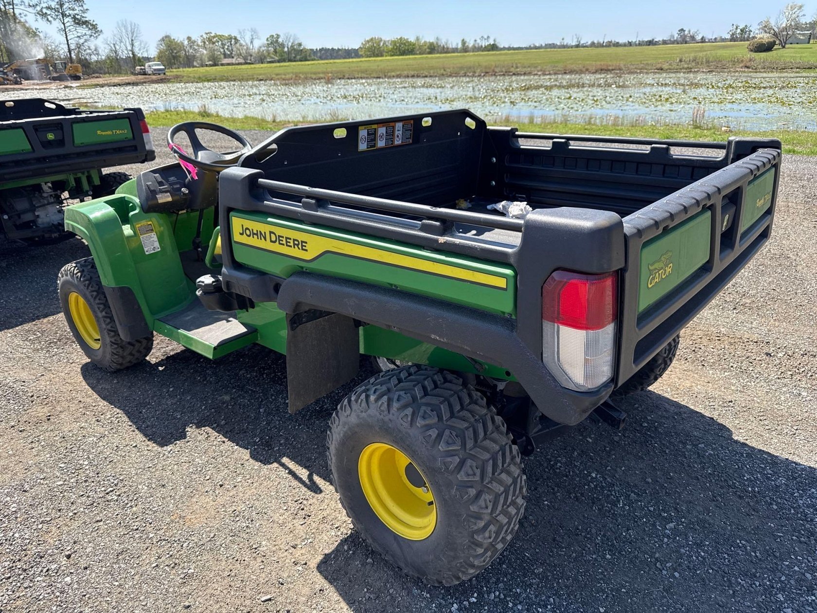 2024 JOHN DEERE TURF GATOR