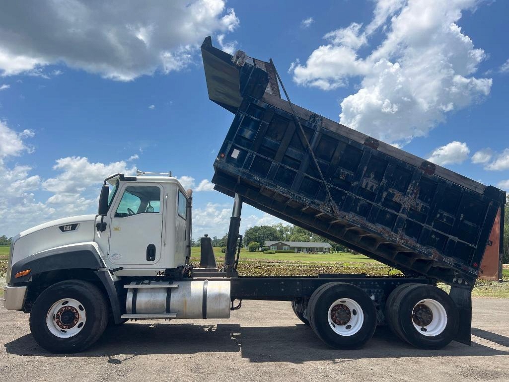 2014 CATERPILLAR CT6605 SBA 6X4 DUMP TRUCK