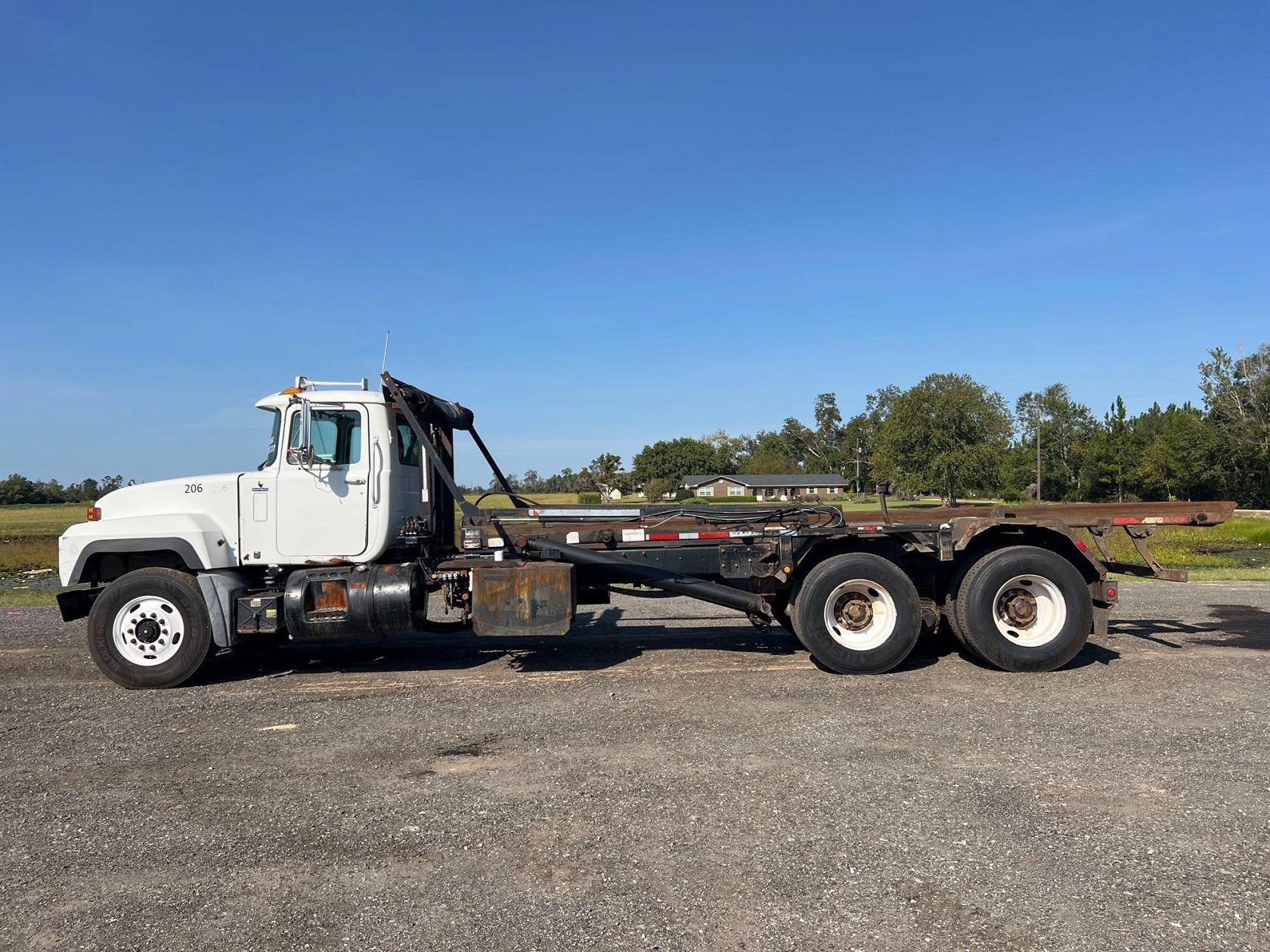 2002 MACK RD688S ROLLOFF TRUCK